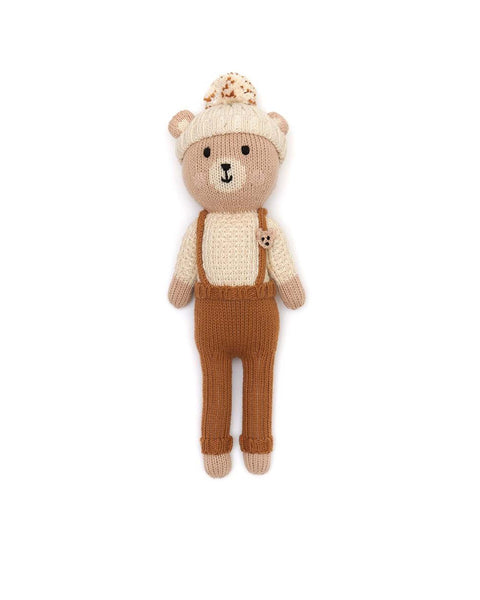 tun tun small arthur the bear in tobacco play at Little